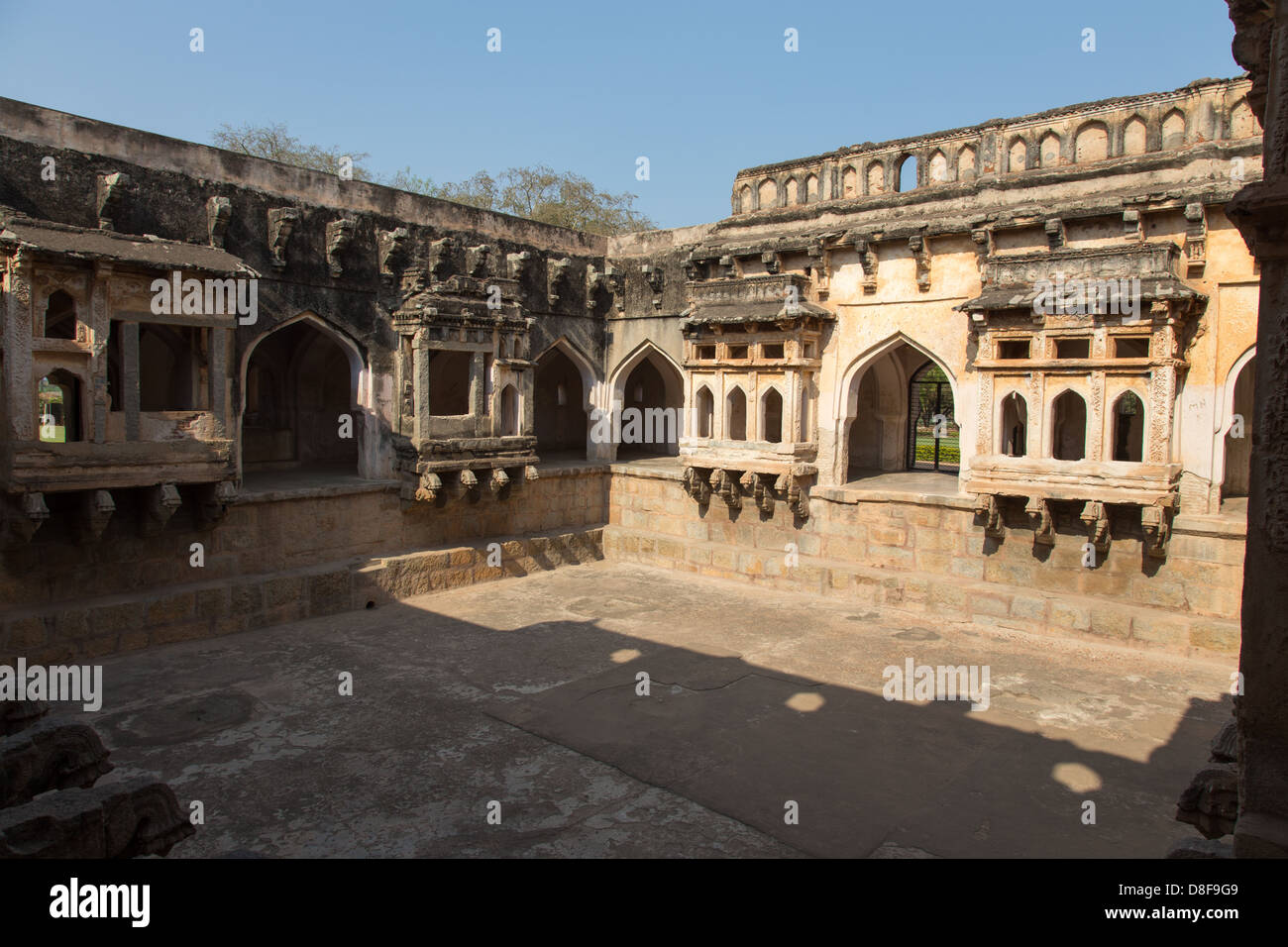 India baths hi-res stock photography and images - Alamy