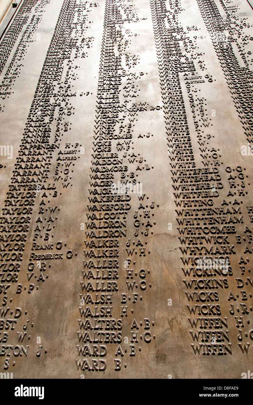 War memorial honour fallen soldiers hi-res stock photography and images ...