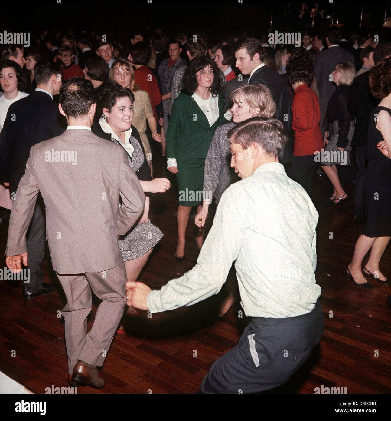 Twist Dance High Resolution Stock Photography and Images - Alamy