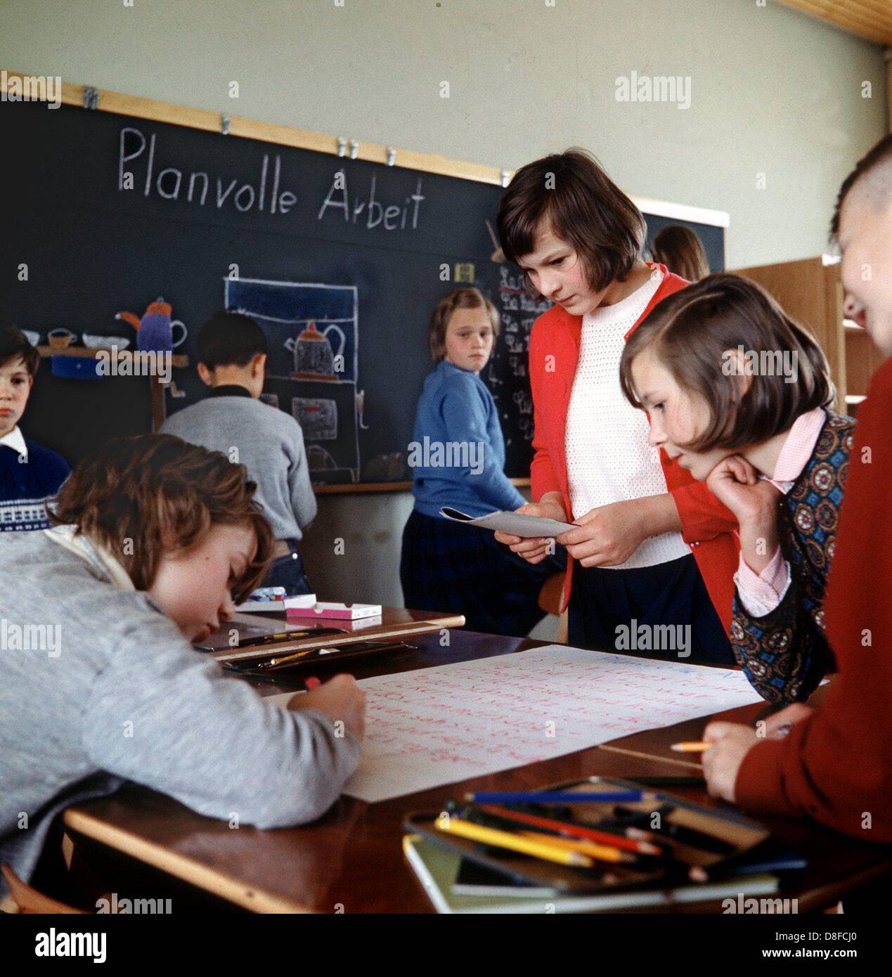 Pupils of all age groups participate in an experiment to test the ...