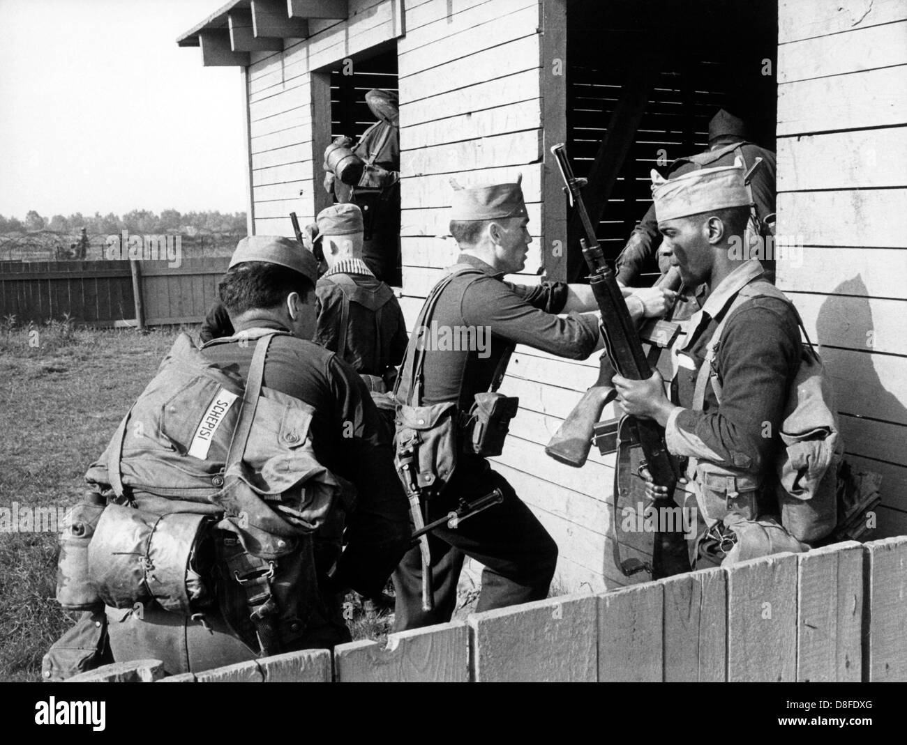 1964 soldiers hi-res stock photography and images - Alamy