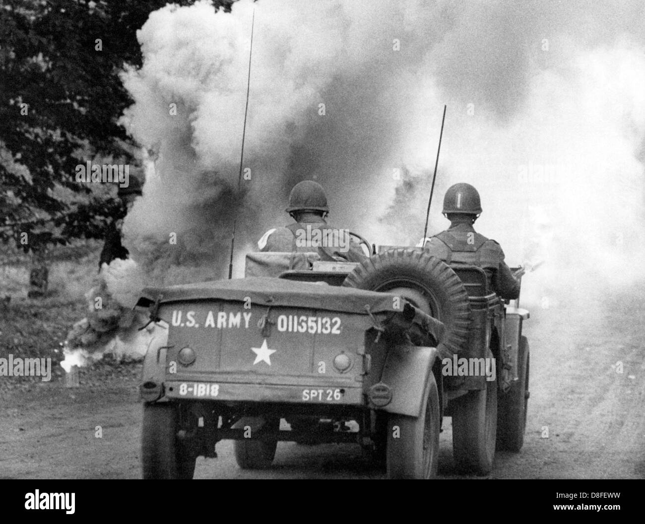 American soldiers maneuver hi-res stock photography and images - Alamy