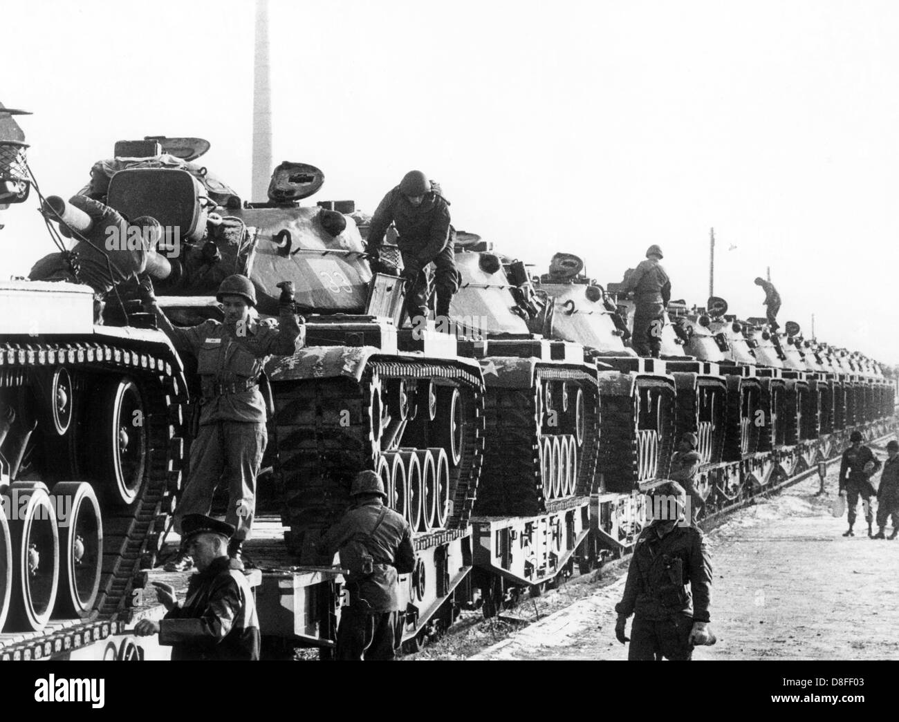 Soldiers 5th division in Black and White Stock Photos & Images - Alamy