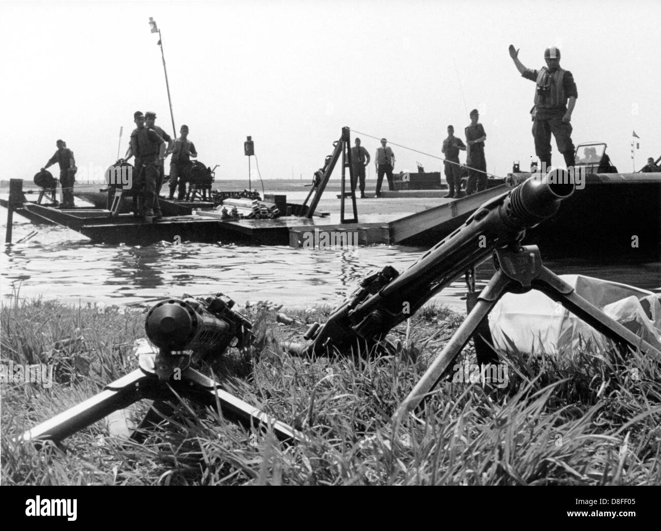 Three british soldiers Black and White Stock Photos & Images - Alamy