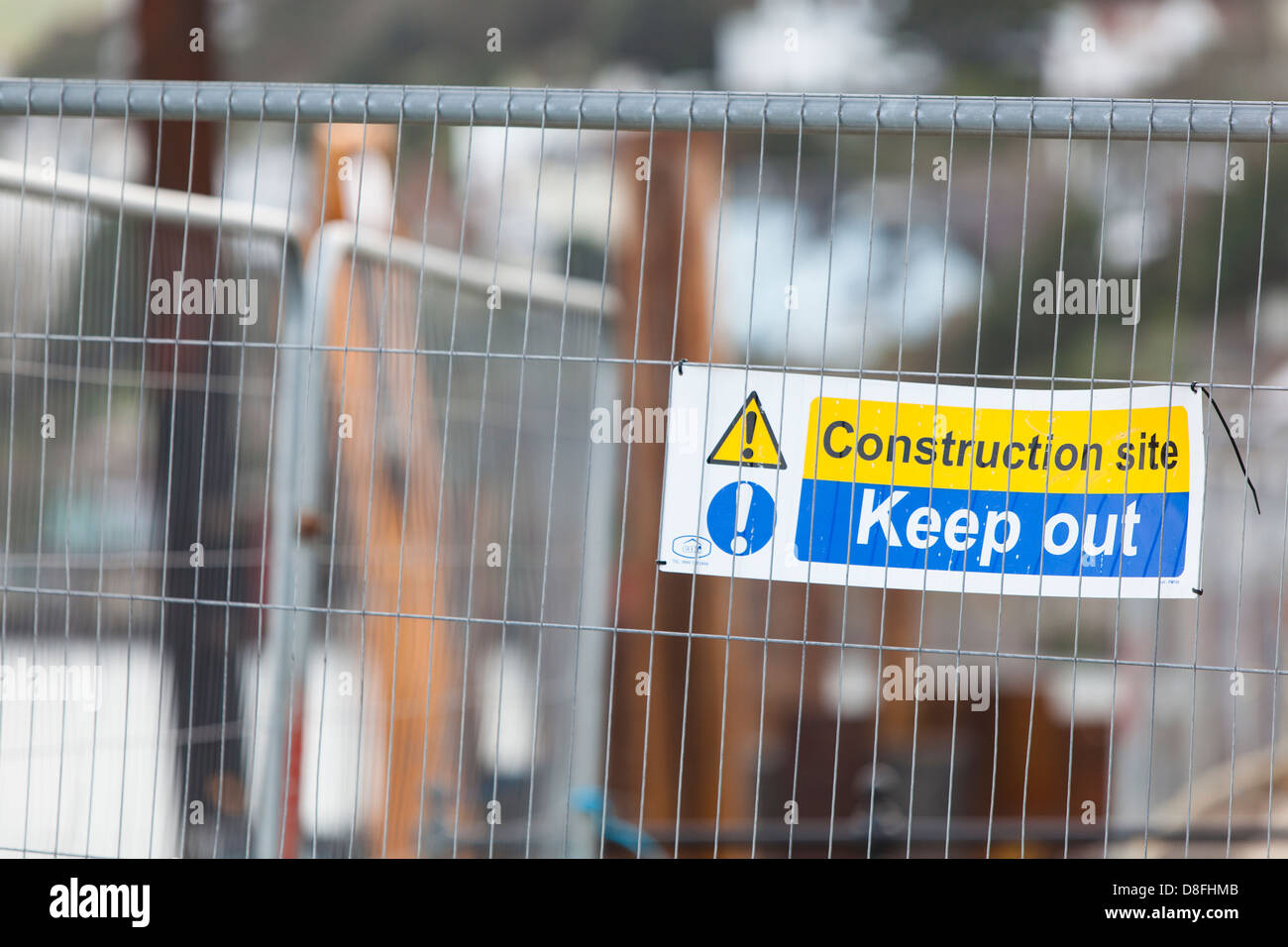 Metal fencing hi-res stock photography and images - Alamy