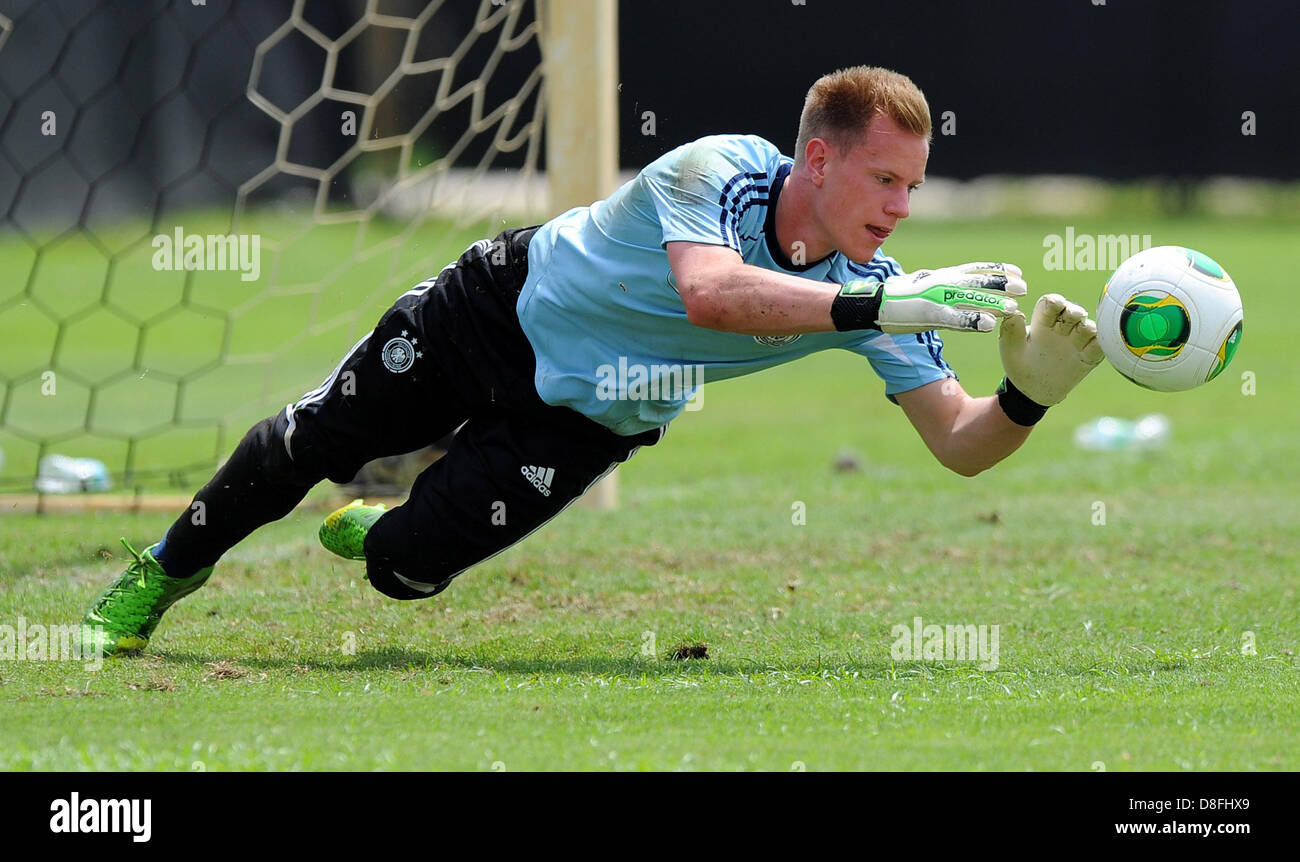 Goalkeeper Us National Soccer Team High Resolution Stock Photography and Images - Alamy