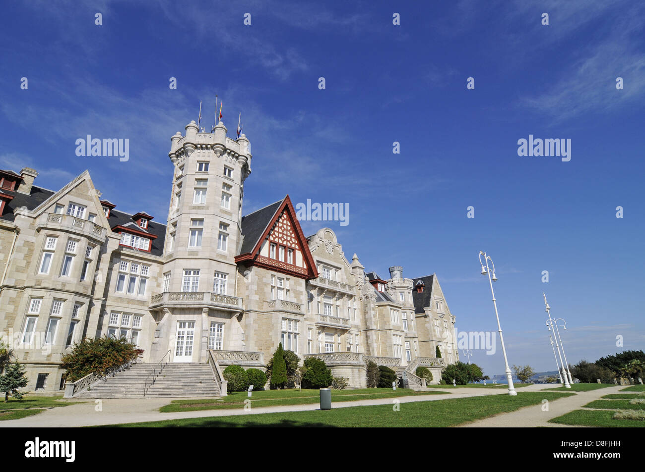 Palacio de la magdalena santander hi-res stock photography and images ...