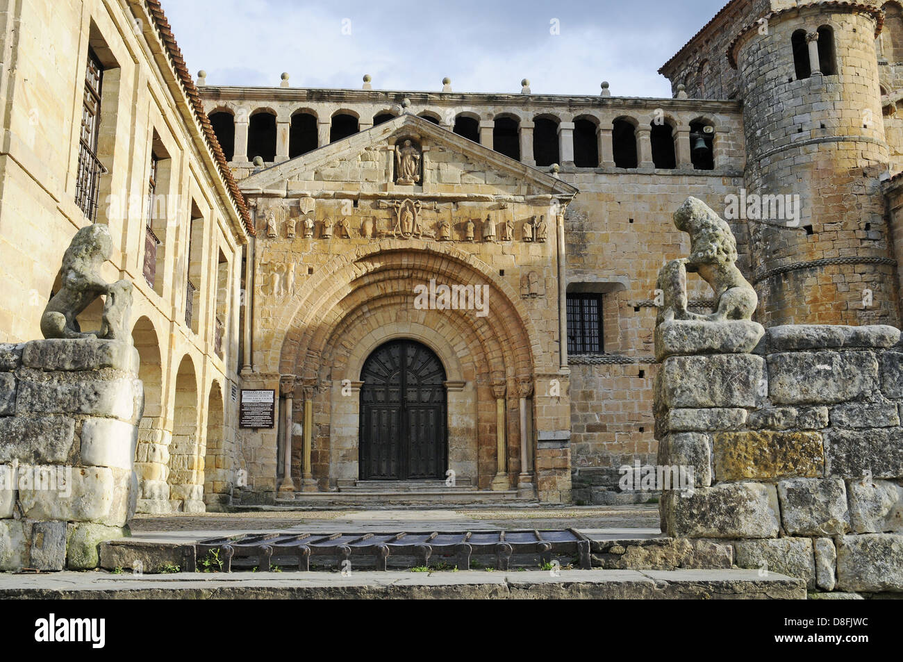 Romanesque collegiate church Stock Photo - Alamy