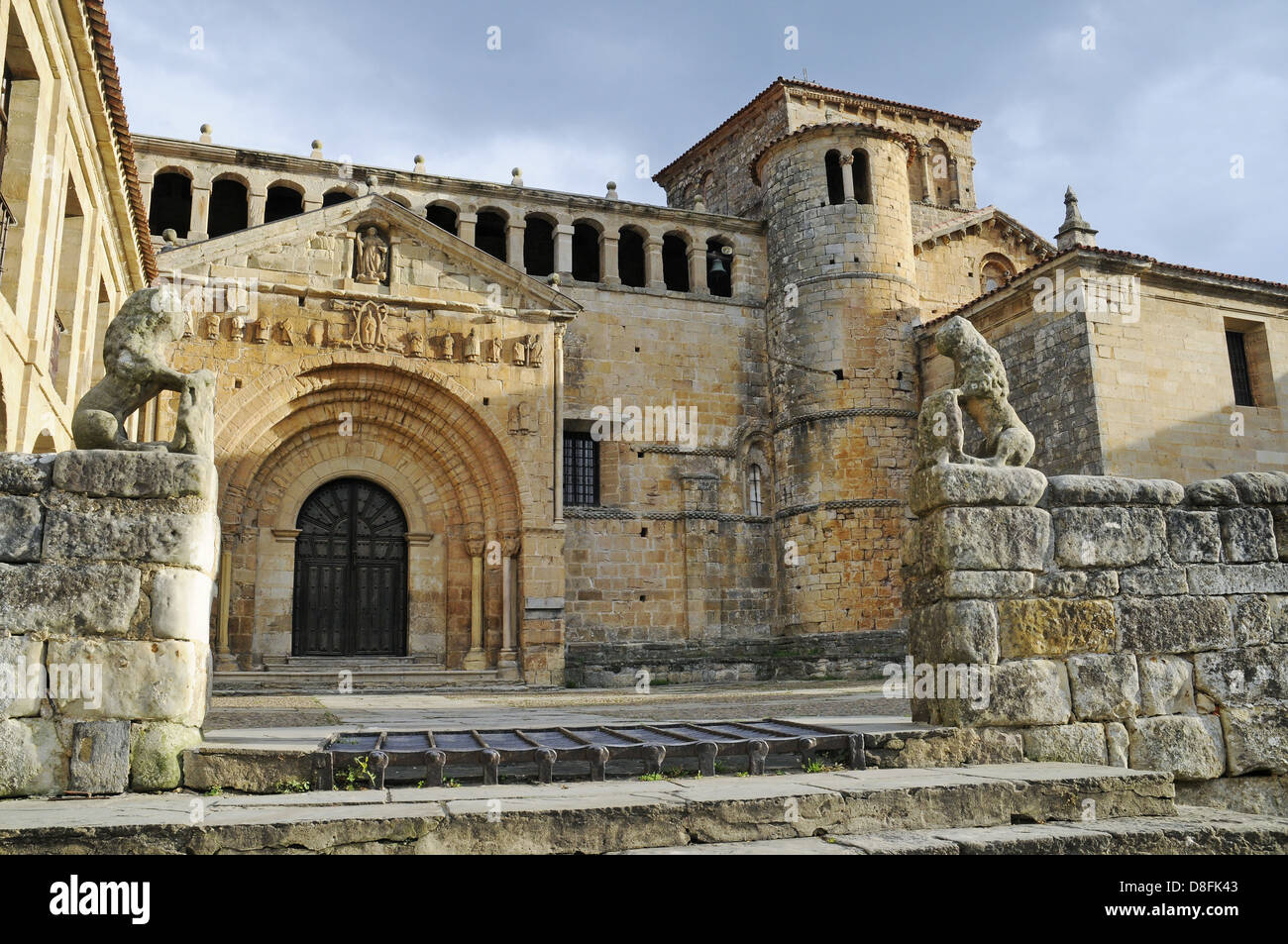 Romanesque collegiate church Stock Photo - Alamy