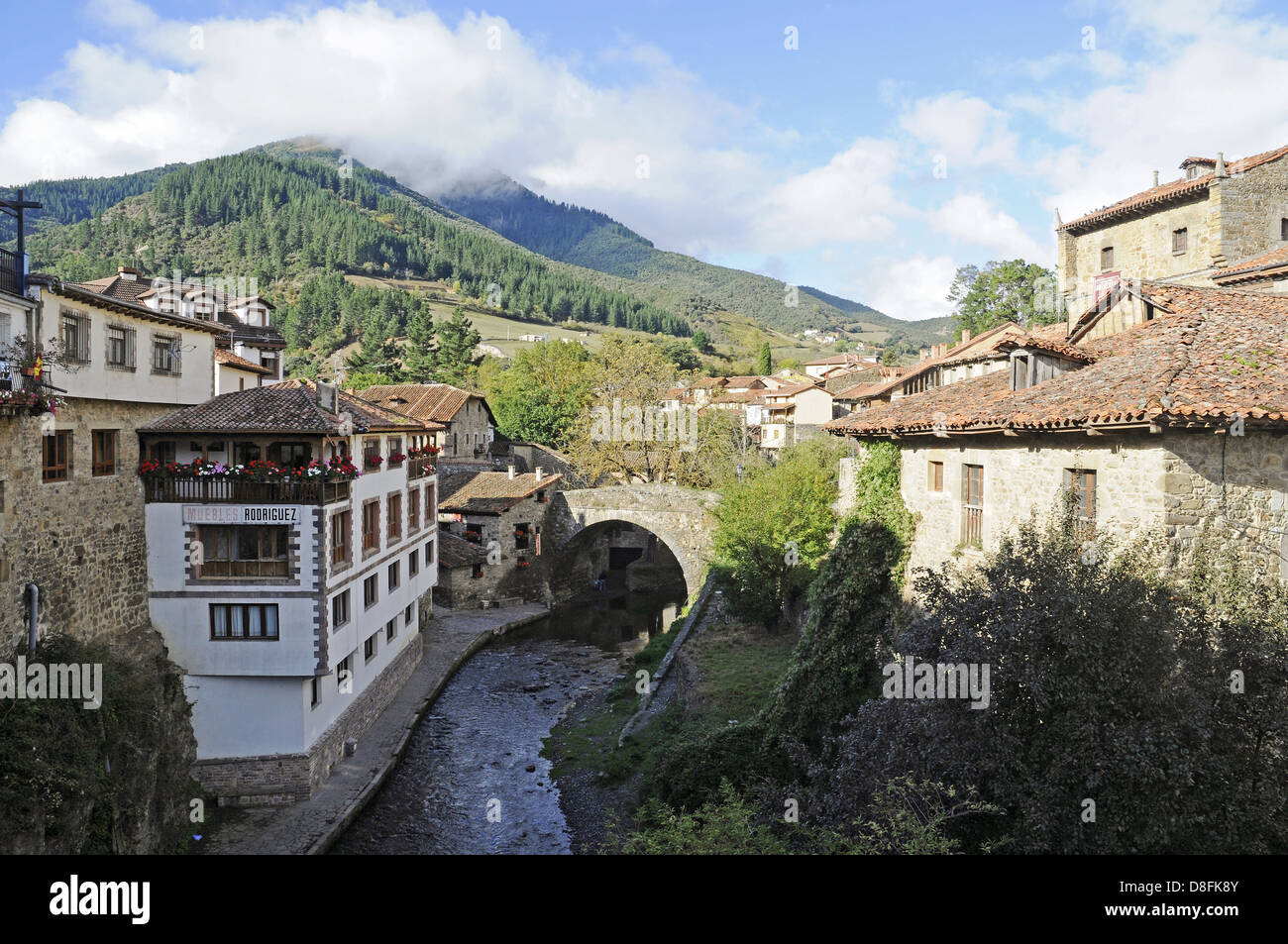 River scapes hi-res stock photography and images - Alamy
