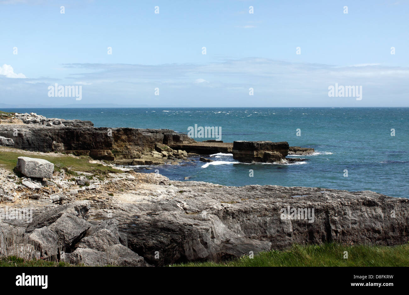 THE RUGGED CLIFF TOPS AND HISTORIC COASTLINE OF PORTLAND BILL. DORSET ...