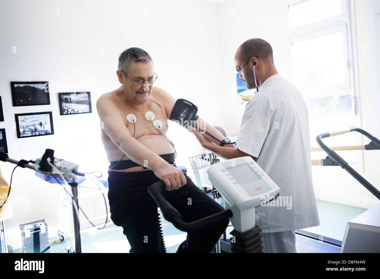 STRESS TEST, ELDERLY PERSON Stock Photo - Alamy