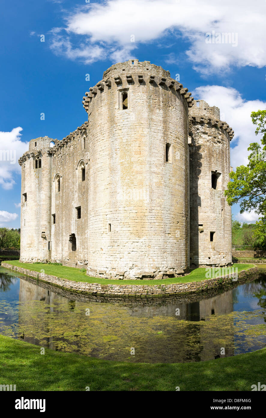 Historic nunney castle hi-res stock photography and images - Alamy