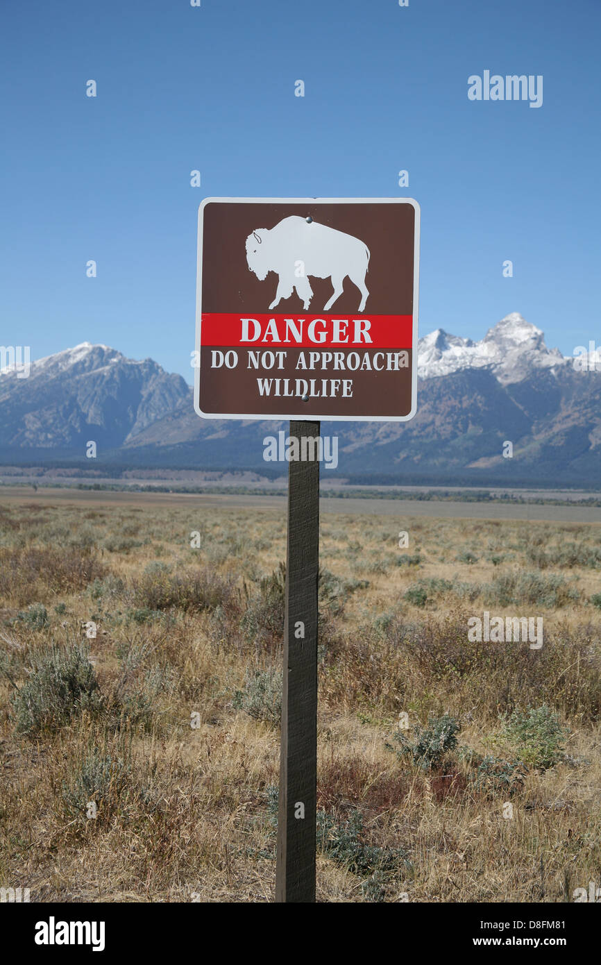 Bison danger sign hi-res stock photography and images - Alamy
