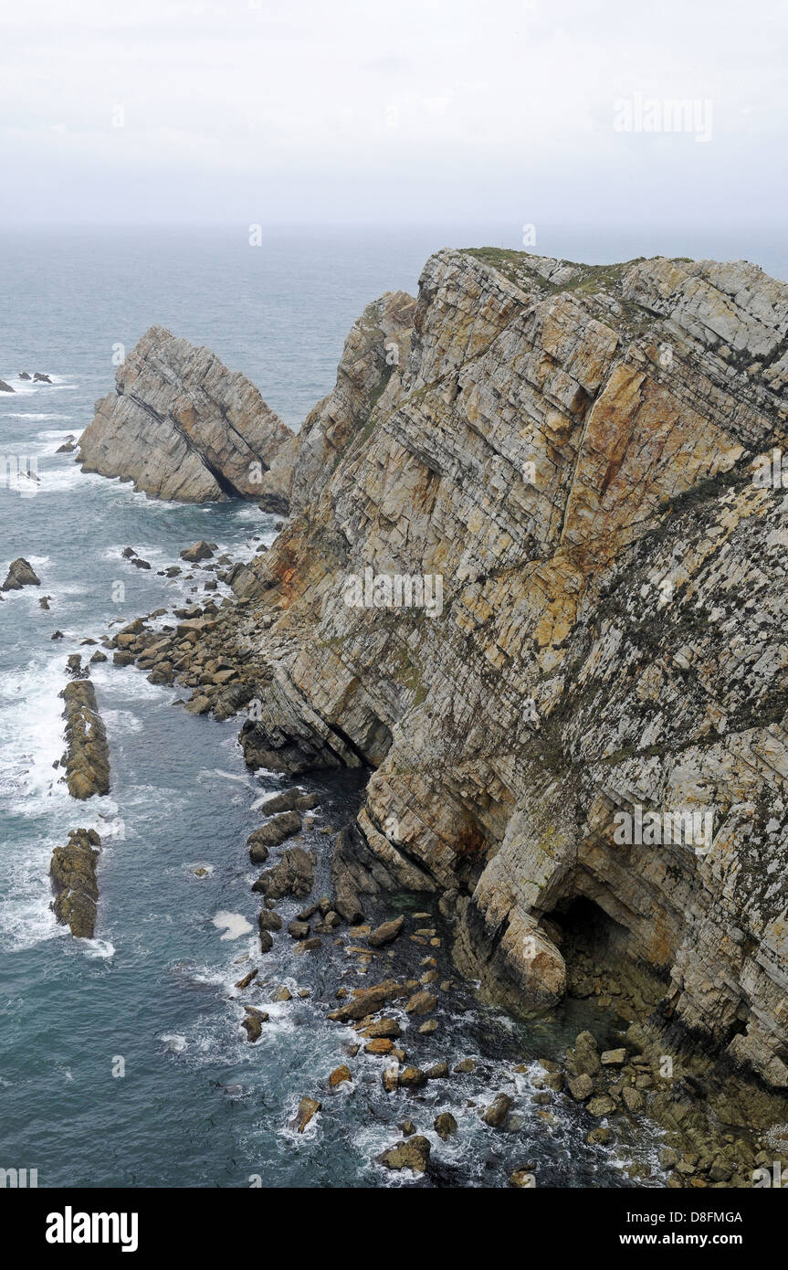 Cliff lines hi-res stock photography and images - Alamy