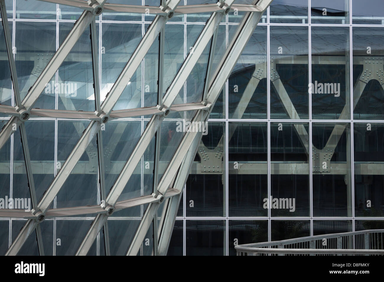 Modern building structure hi-res stock photography and images - Alamy