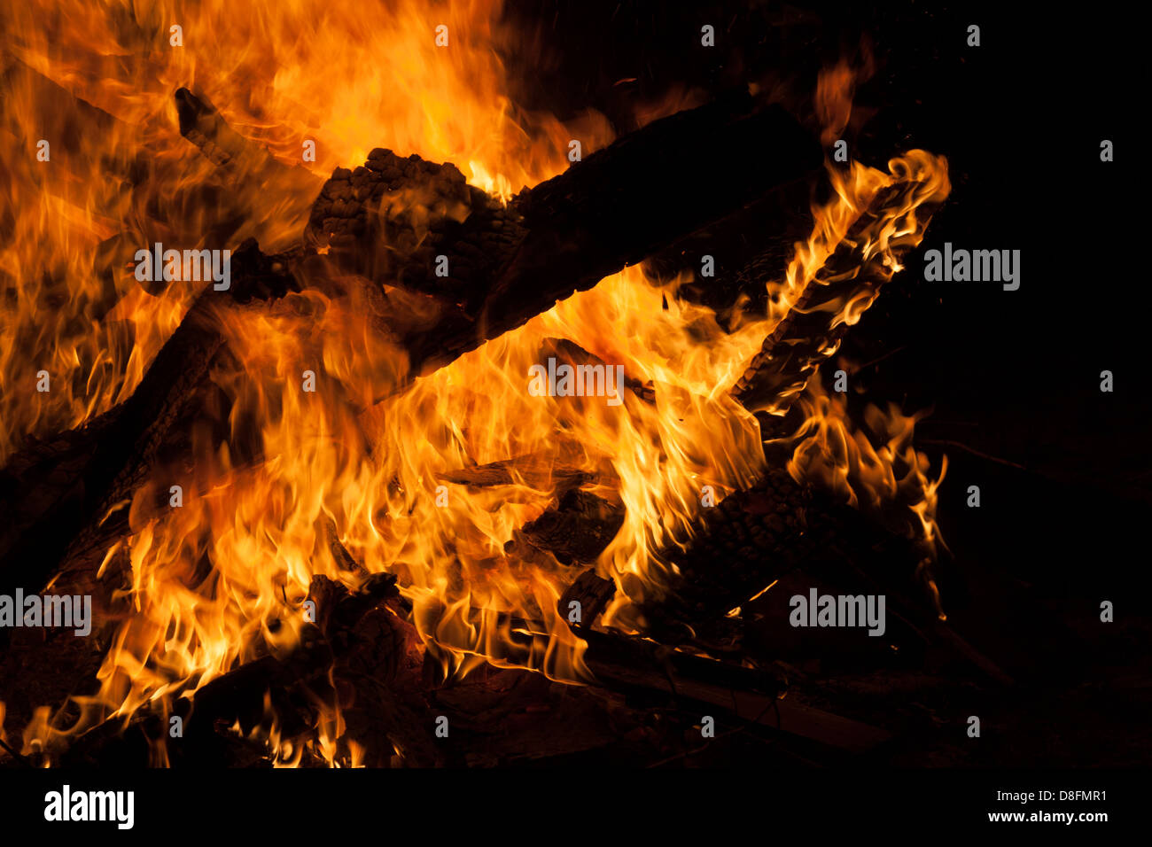 Big fire flames hi-res stock photography and images - Alamy