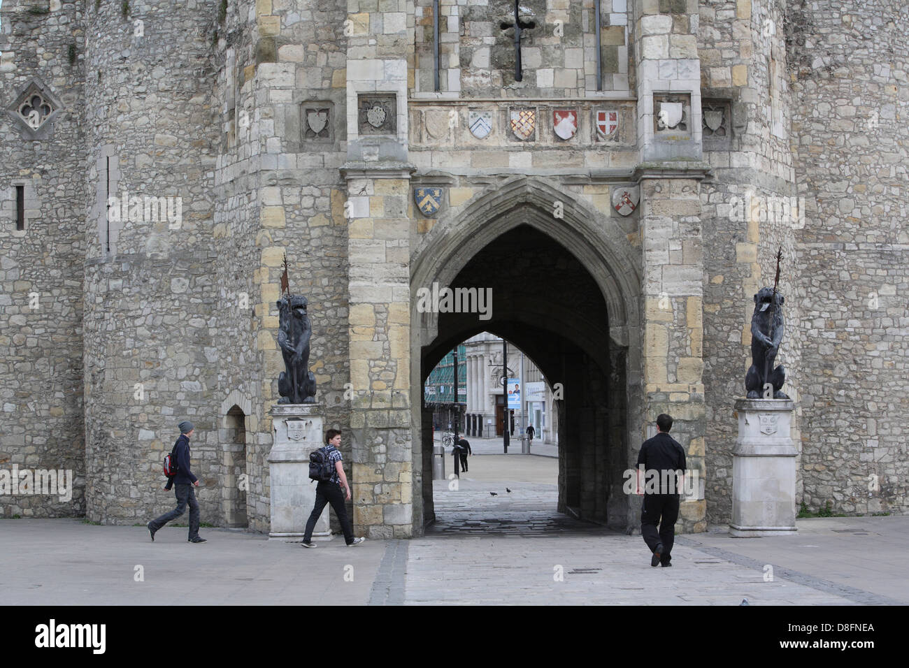 Southampton city walls castle gate hi-res stock photography and images ...