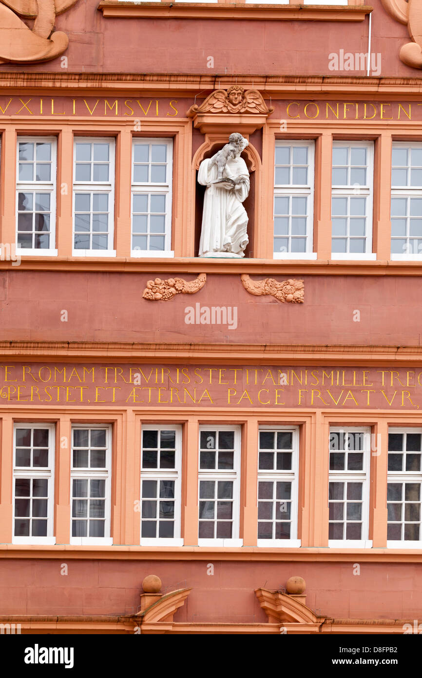 Rotes haus hi-res stock photography and images - Alamy