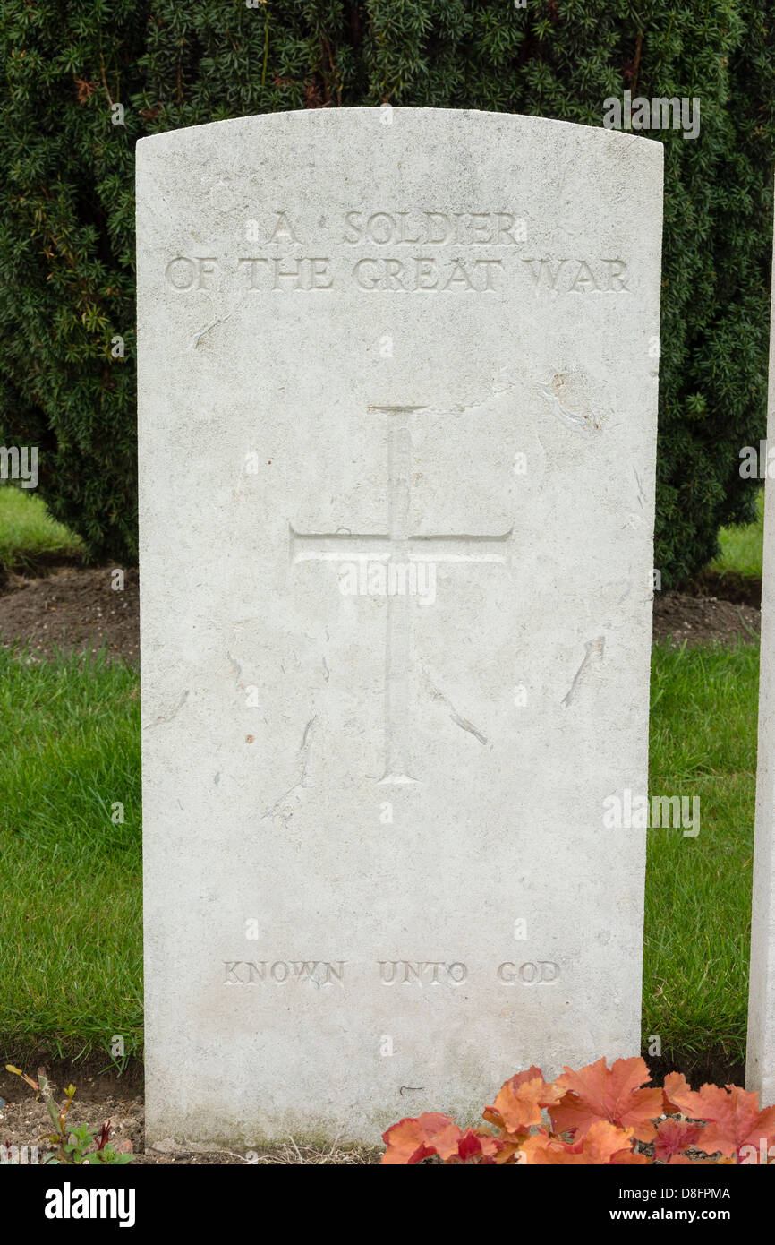 Dud Corner Cemetery Loos Stock Photo - Alamy