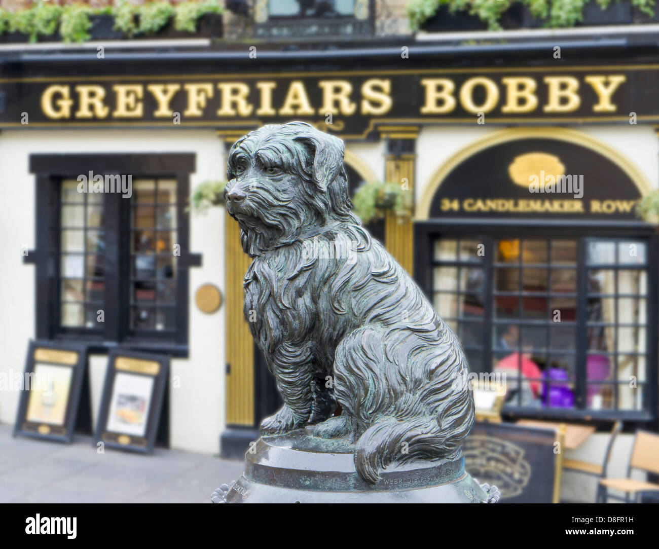 Greyfriars bobby statue hi-res stock photography and images - Alamy