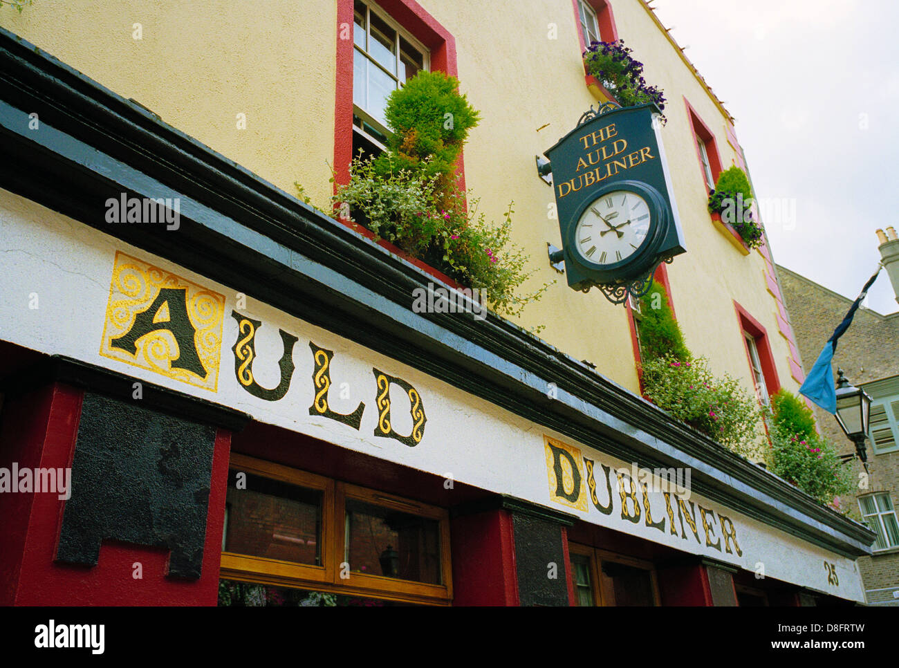 The Auld Dubliner, a pub in the Temple Bar area of Dublin, Ireland ...