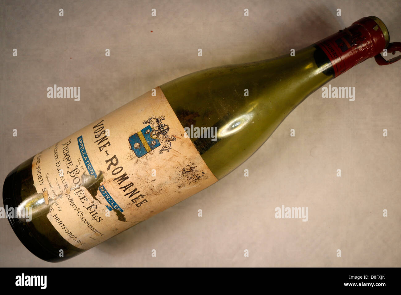 French wine label hi-res stock photography and images - Alamy