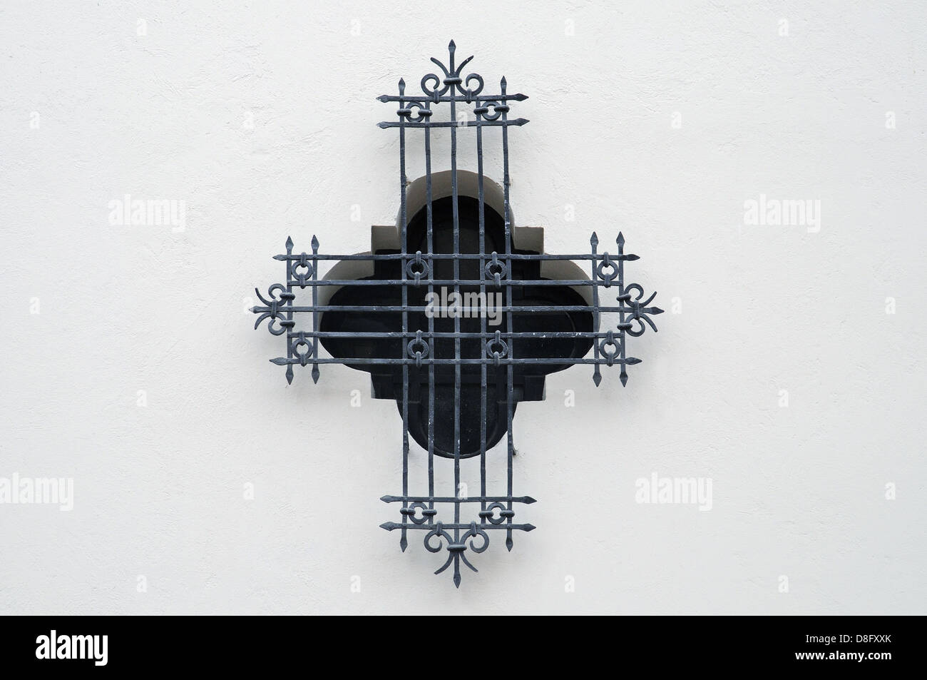 Caged windows hi-res stock photography and images - Alamy