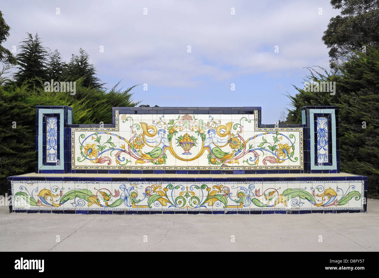 Glazed tiles bench hi-res stock photography and images - Alamy