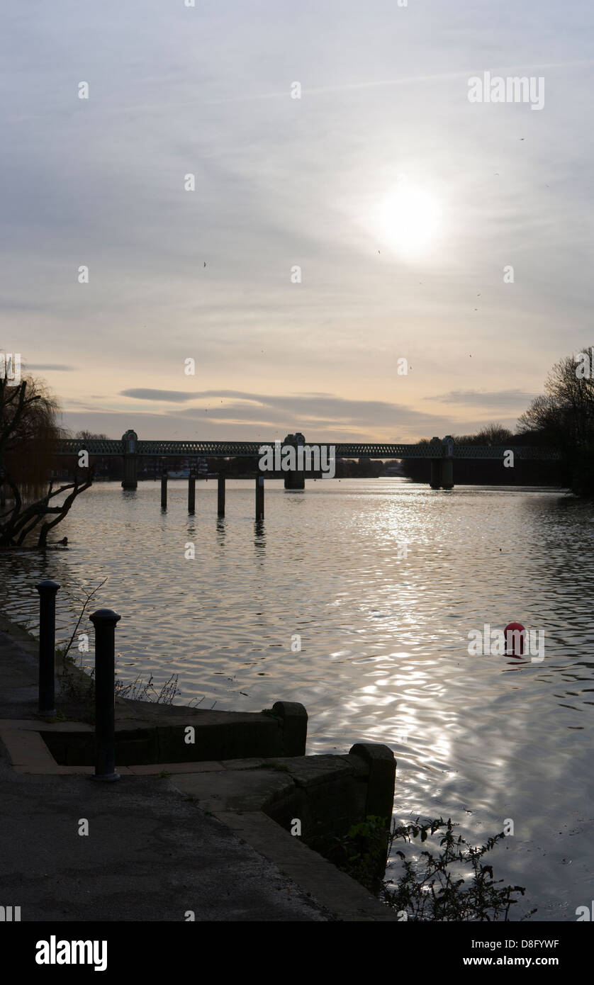 Strand on the green hi-res stock photography and images - Alamy