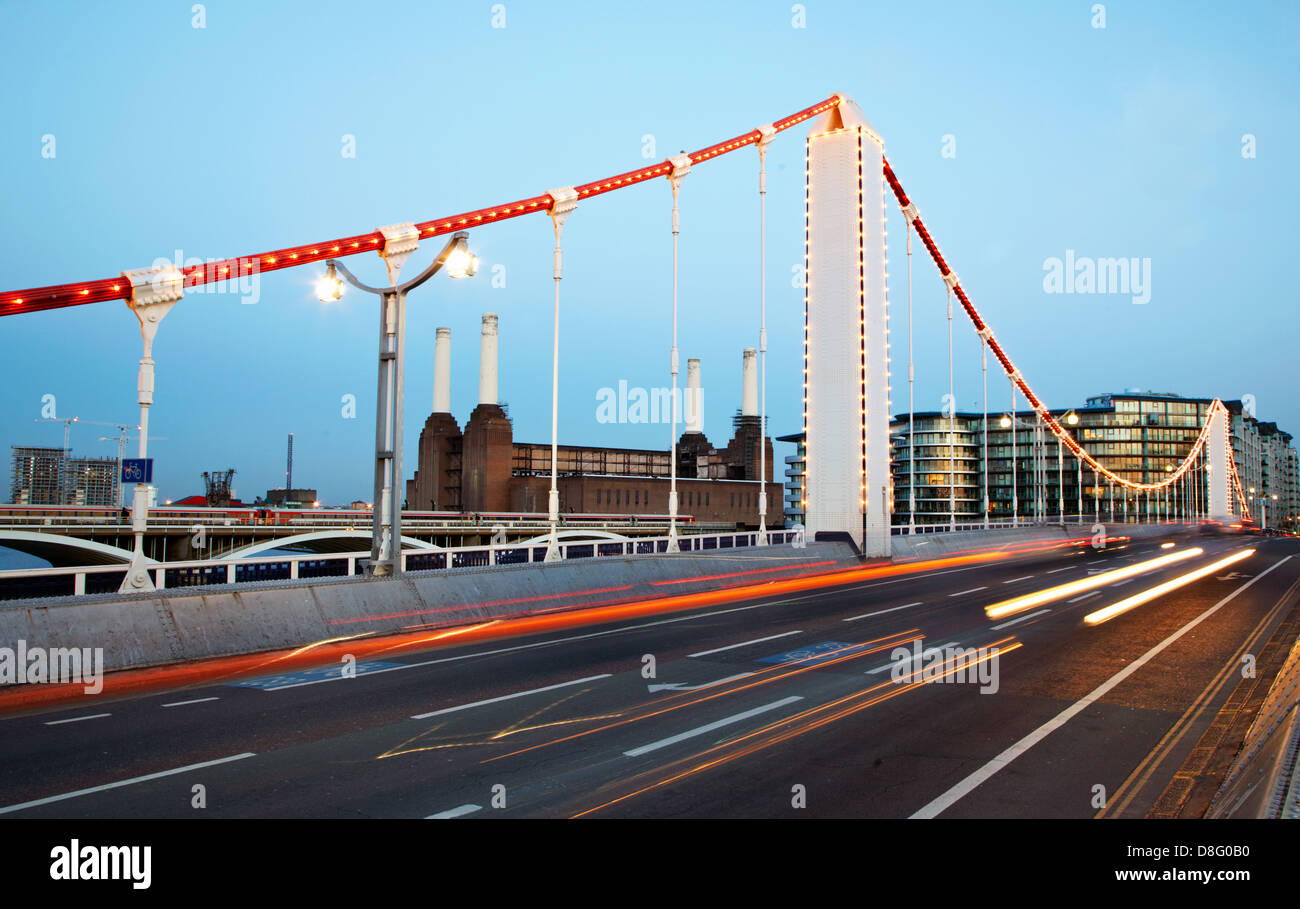 Chelsea Bridge London UK Stock Photo - Alamy