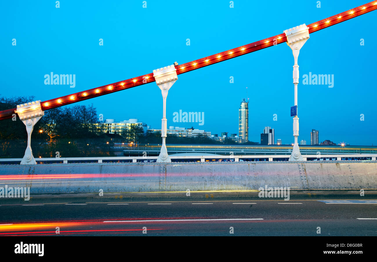 Chelsea bridge hi-res stock photography and images - Alamy