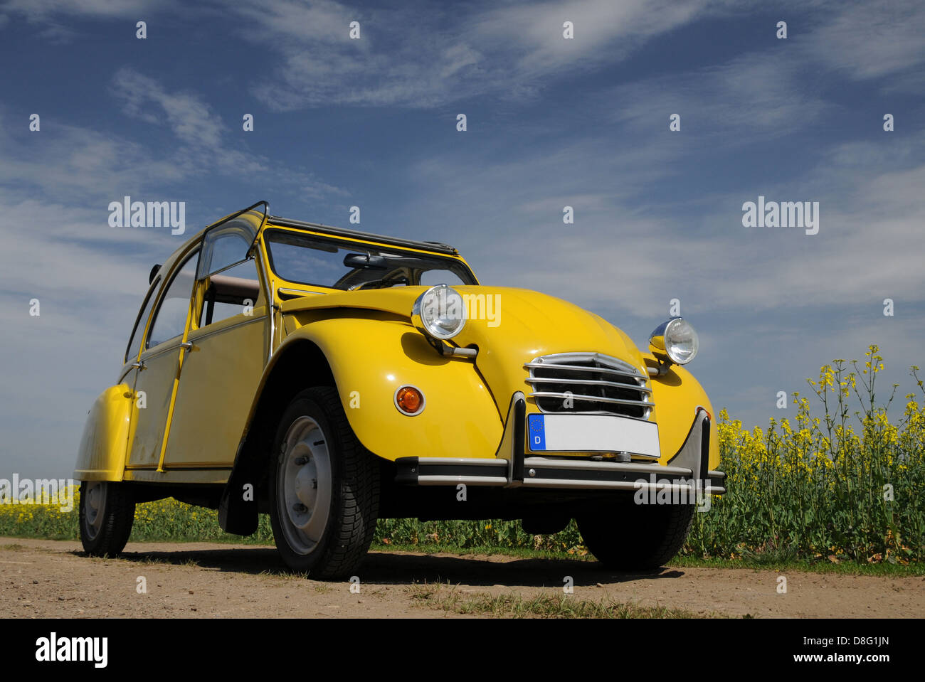 Citroen duck hi-res stock photography and images - Alamy