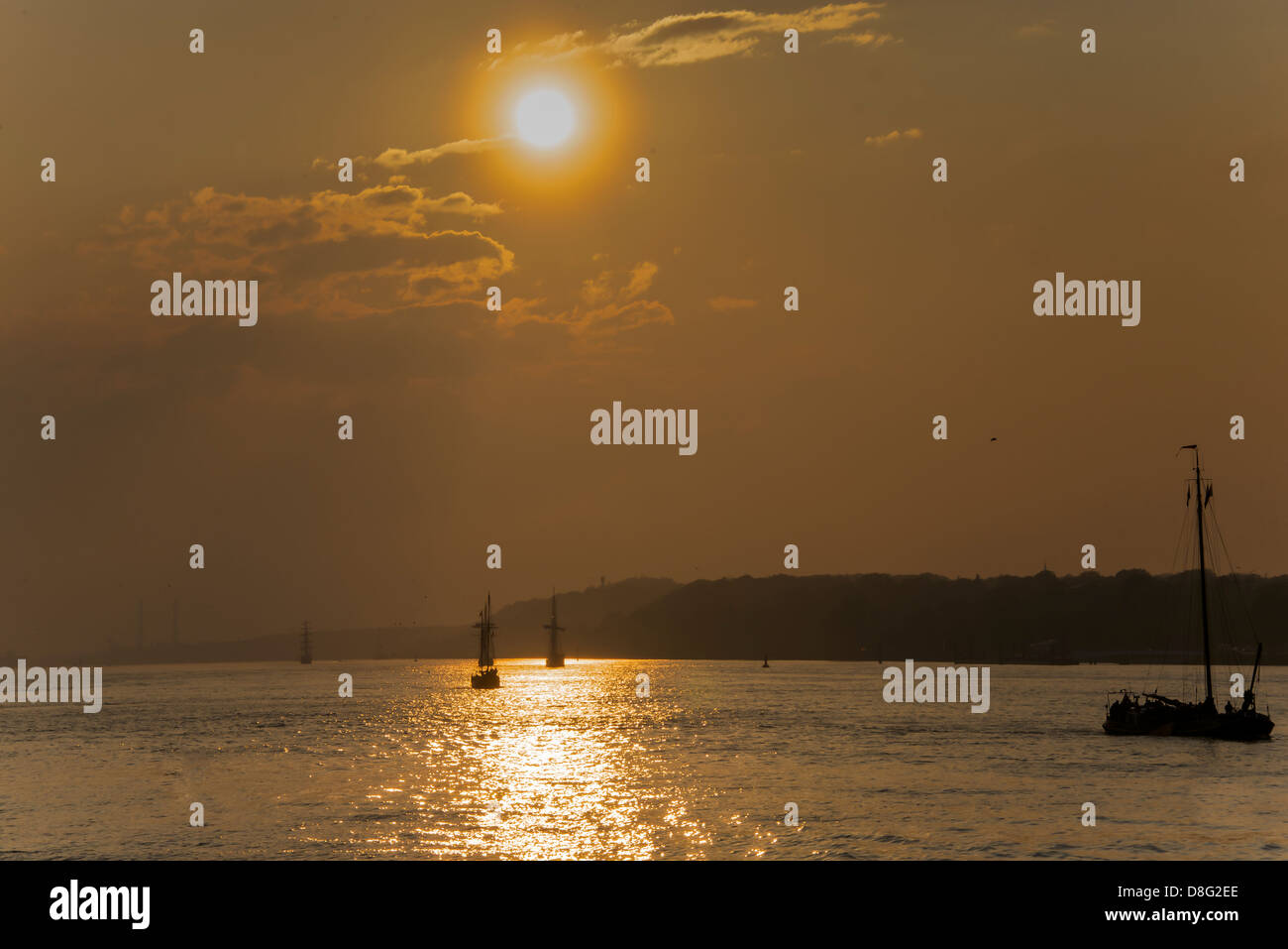 Clouds over river boat sailing hi-res stock photography and images - Alamy