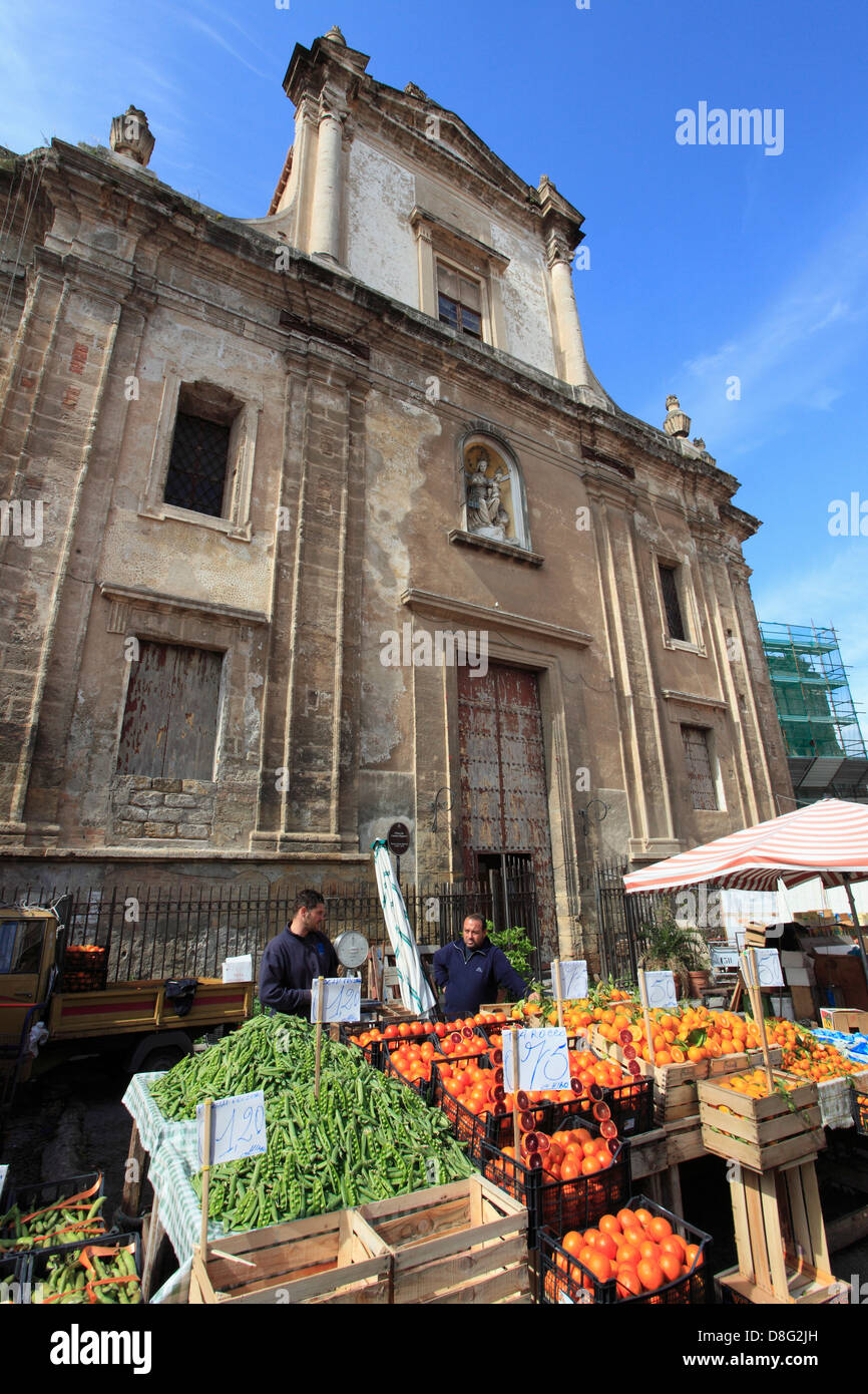 Street scene palermo sicily italy hi-res stock photography and images ...