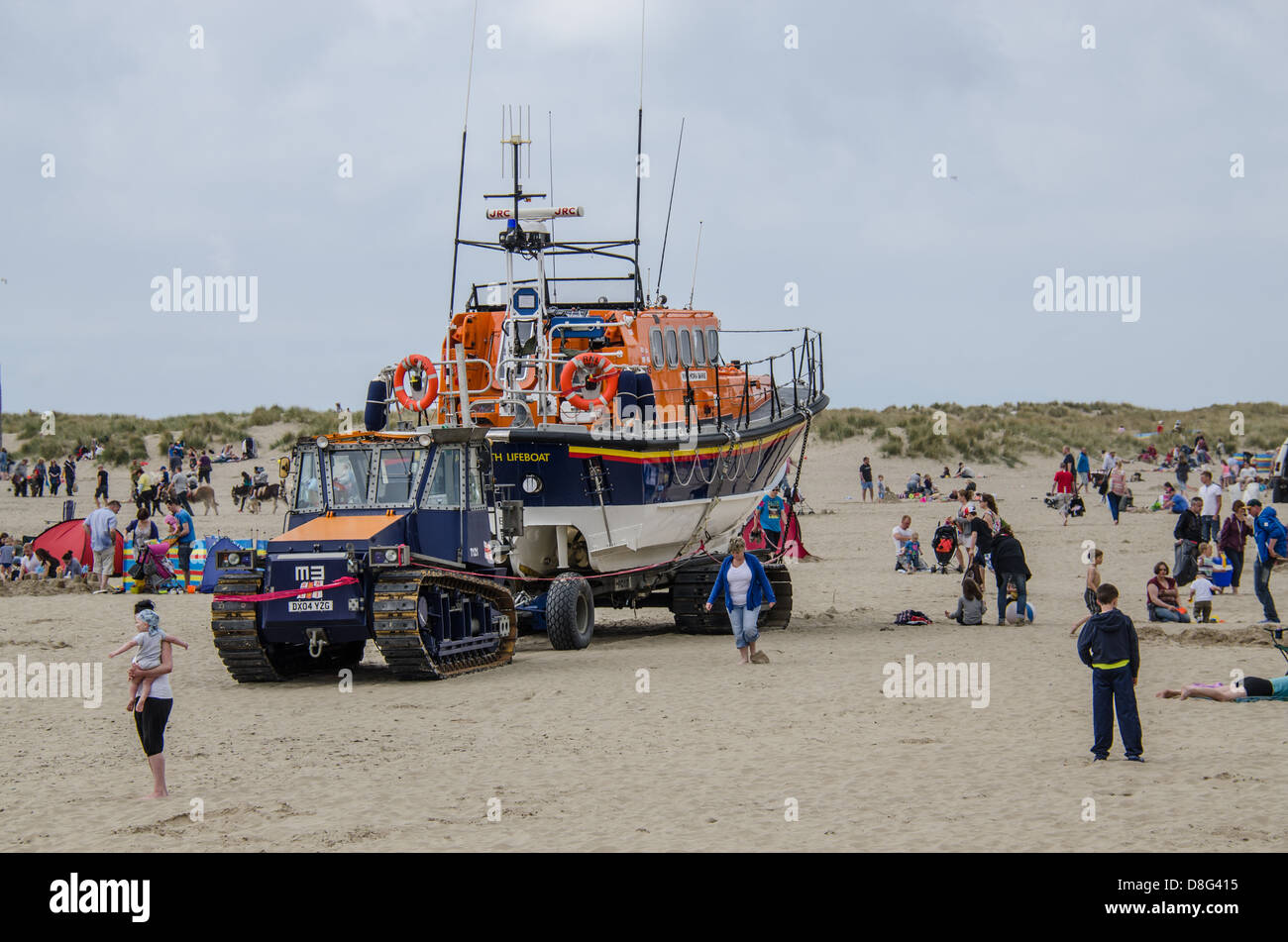 coast guard rescue boat on Barmouth Beach Stock Photo - Alamy
