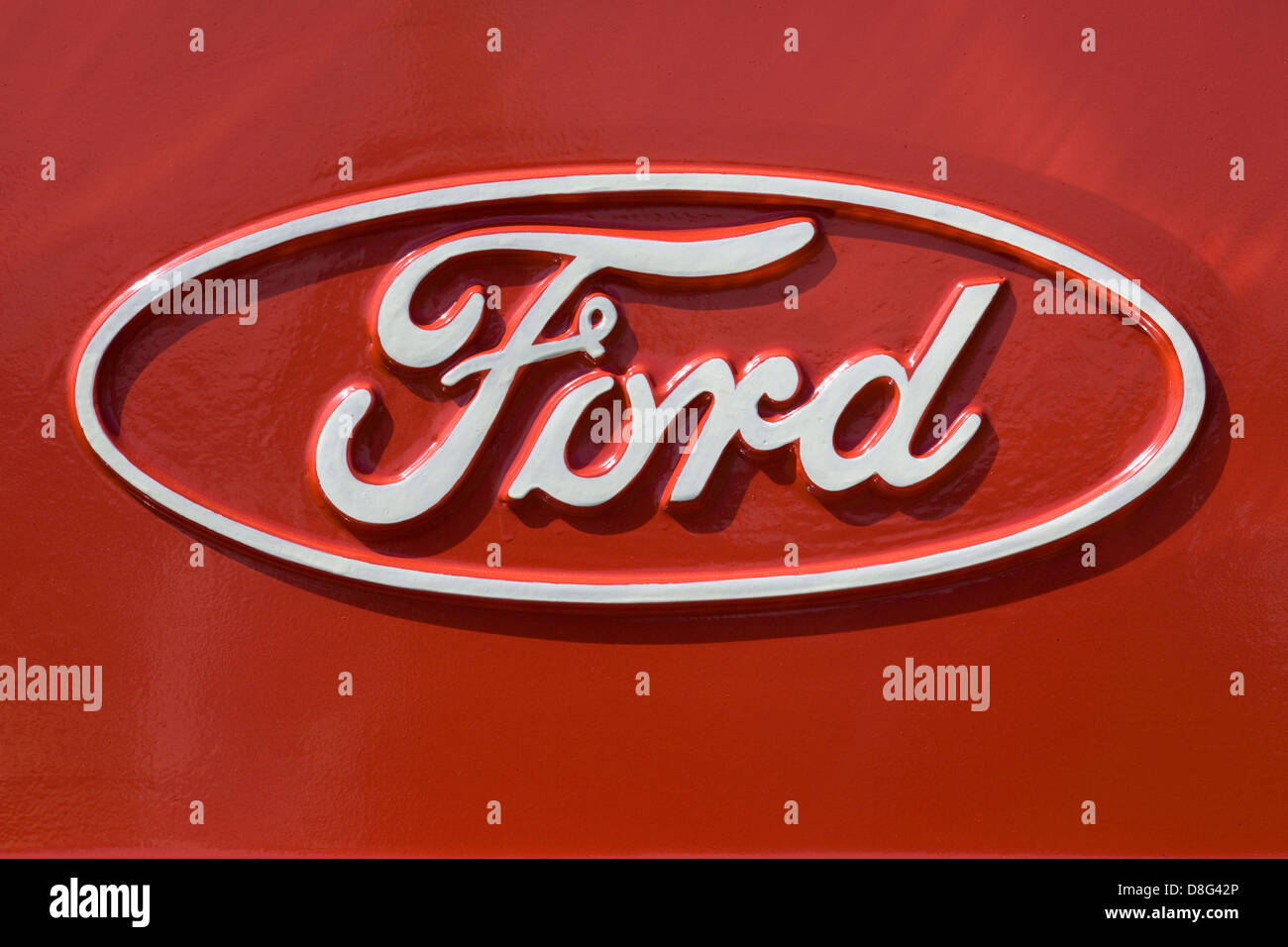 Red badge ford hi-res stock photography and images - Alamy