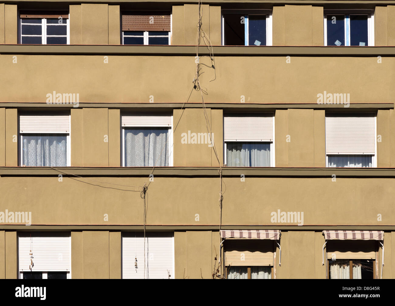 Building front hi-res stock photography and images - Alamy