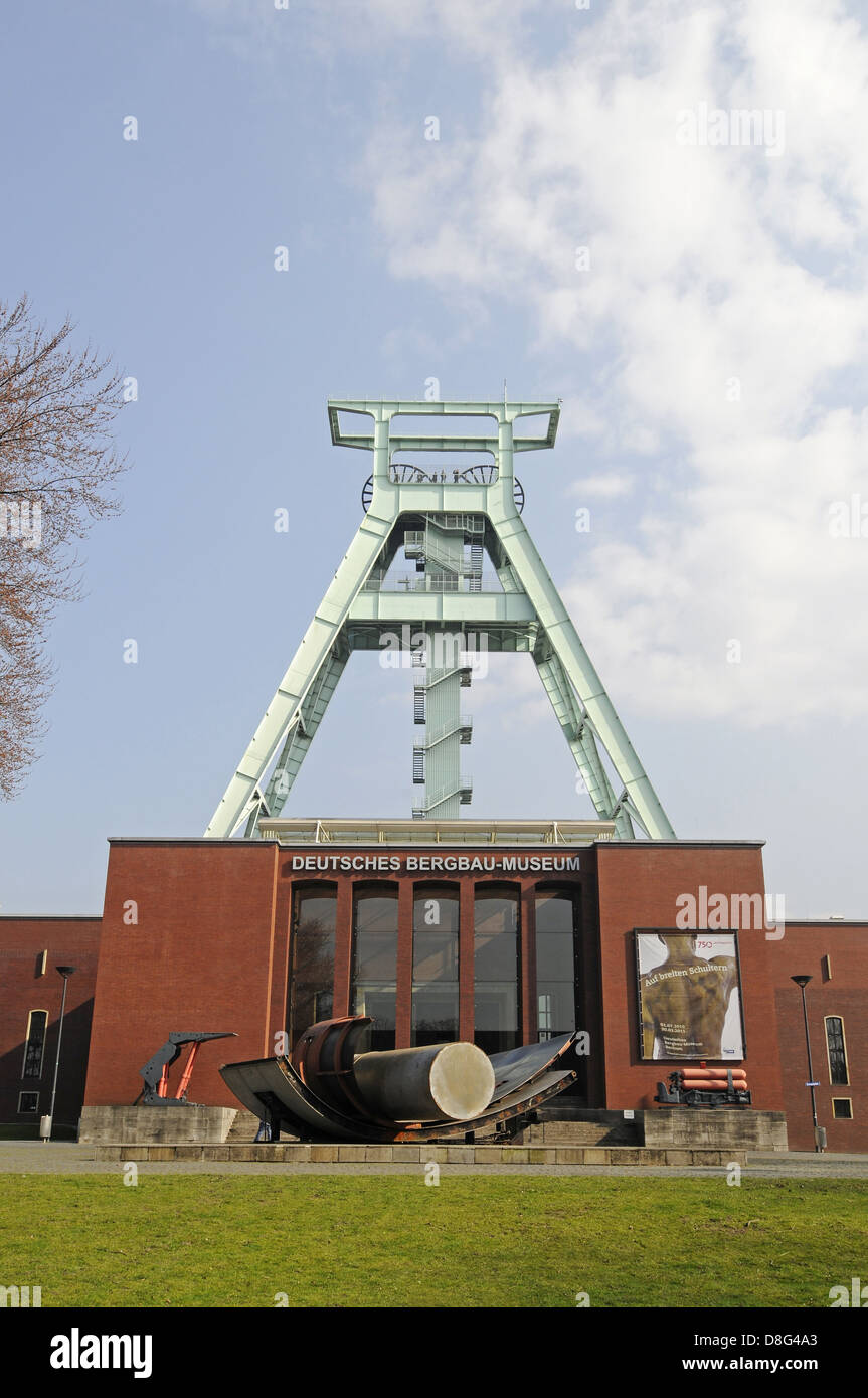 Shaft towers hi-res stock photography and images - Alamy