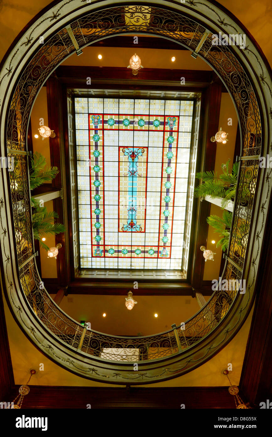 Glass ceiling atrium hi-res stock photography and images - Alamy