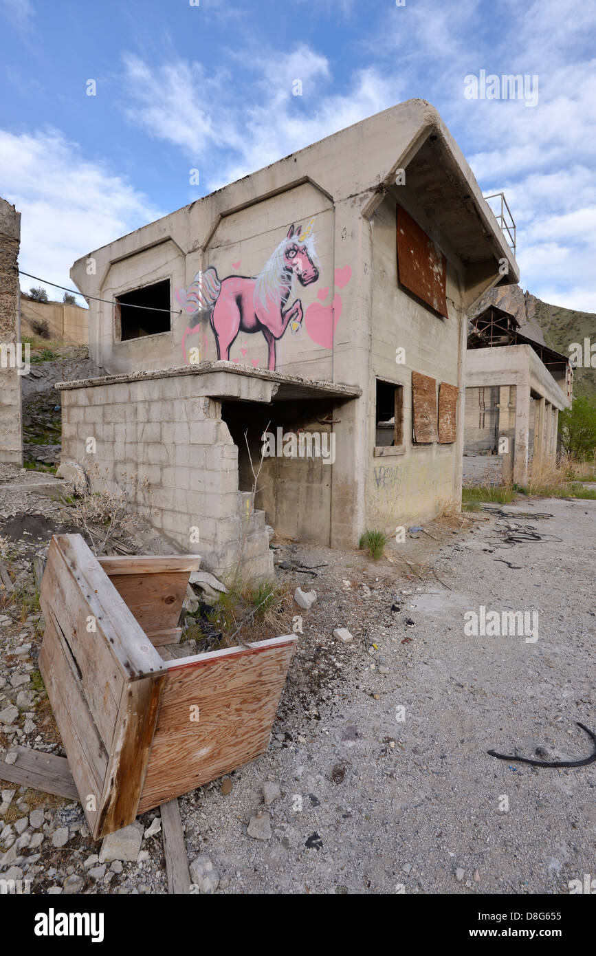Ruins of a cement plant in Lime, Oregon Stock Photo - Alamy