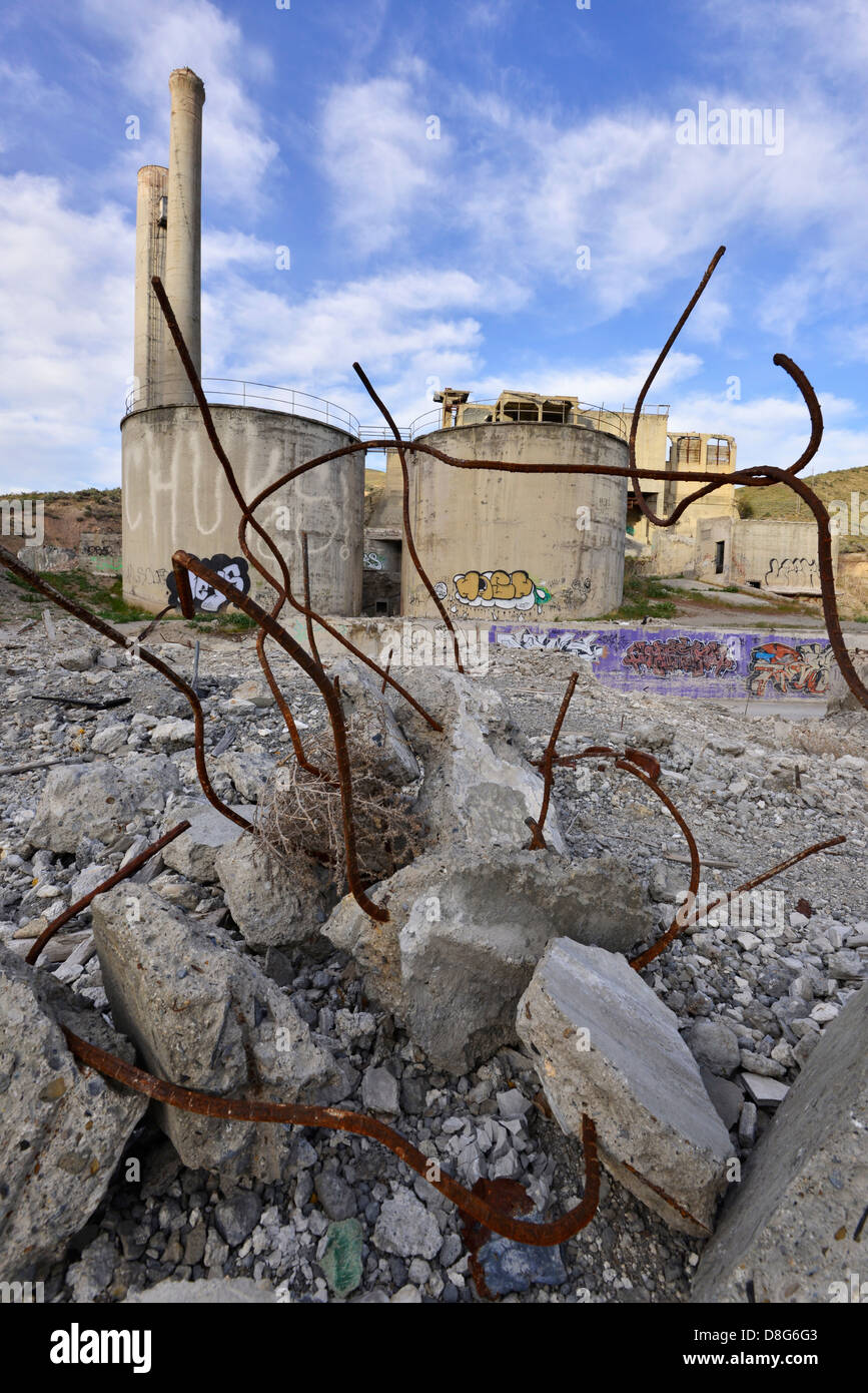 Rebar with cement hi-res stock photography and images - Alamy