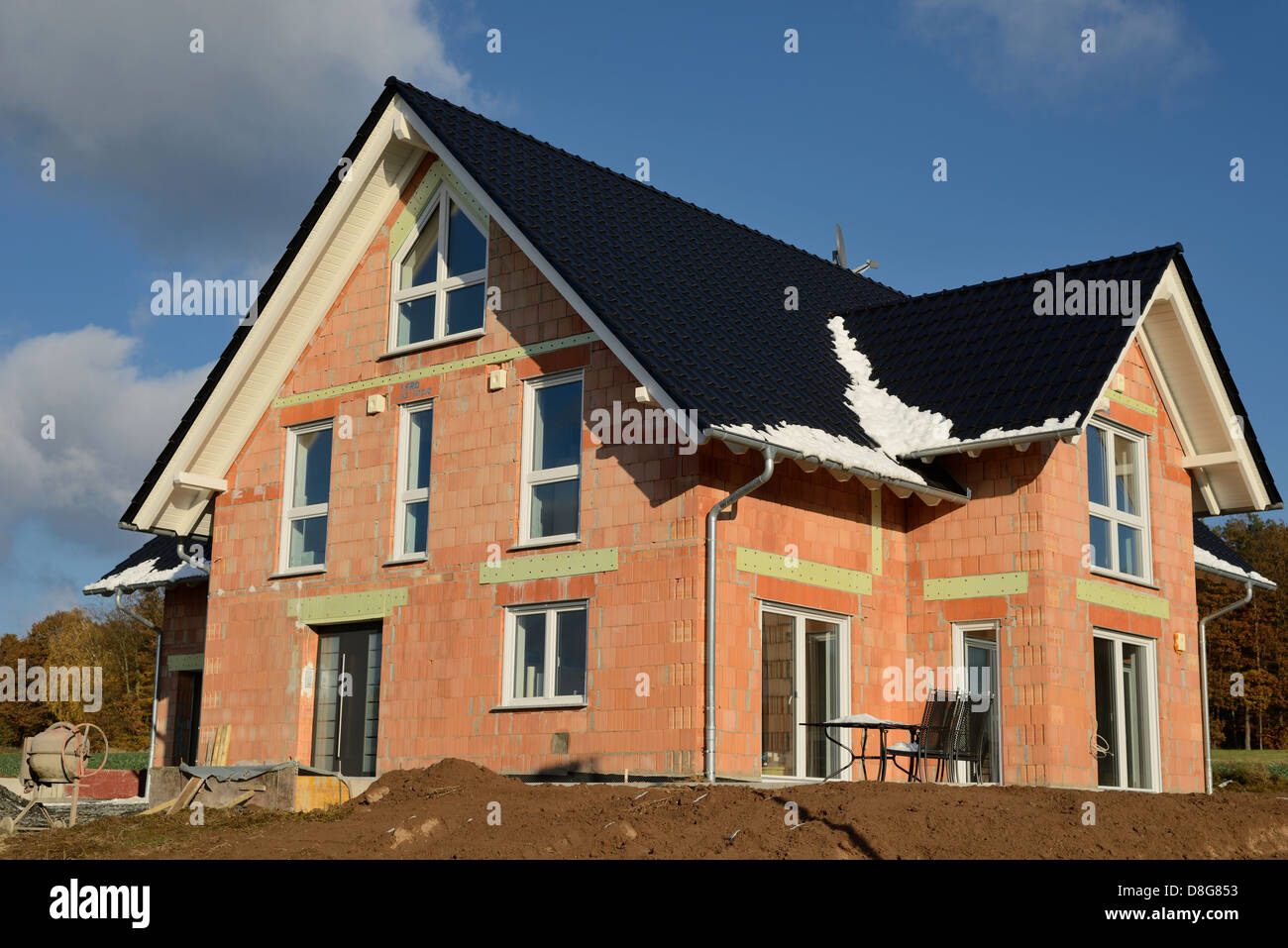 Stone built detached house hi-res stock photography and images - Alamy