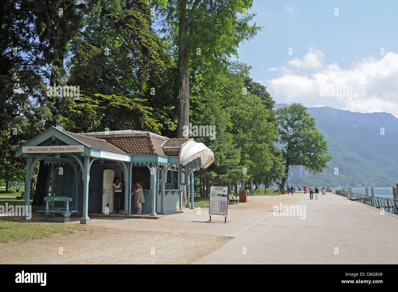 Ausflugsboot am pier hi-res stock photography and images - Alamy