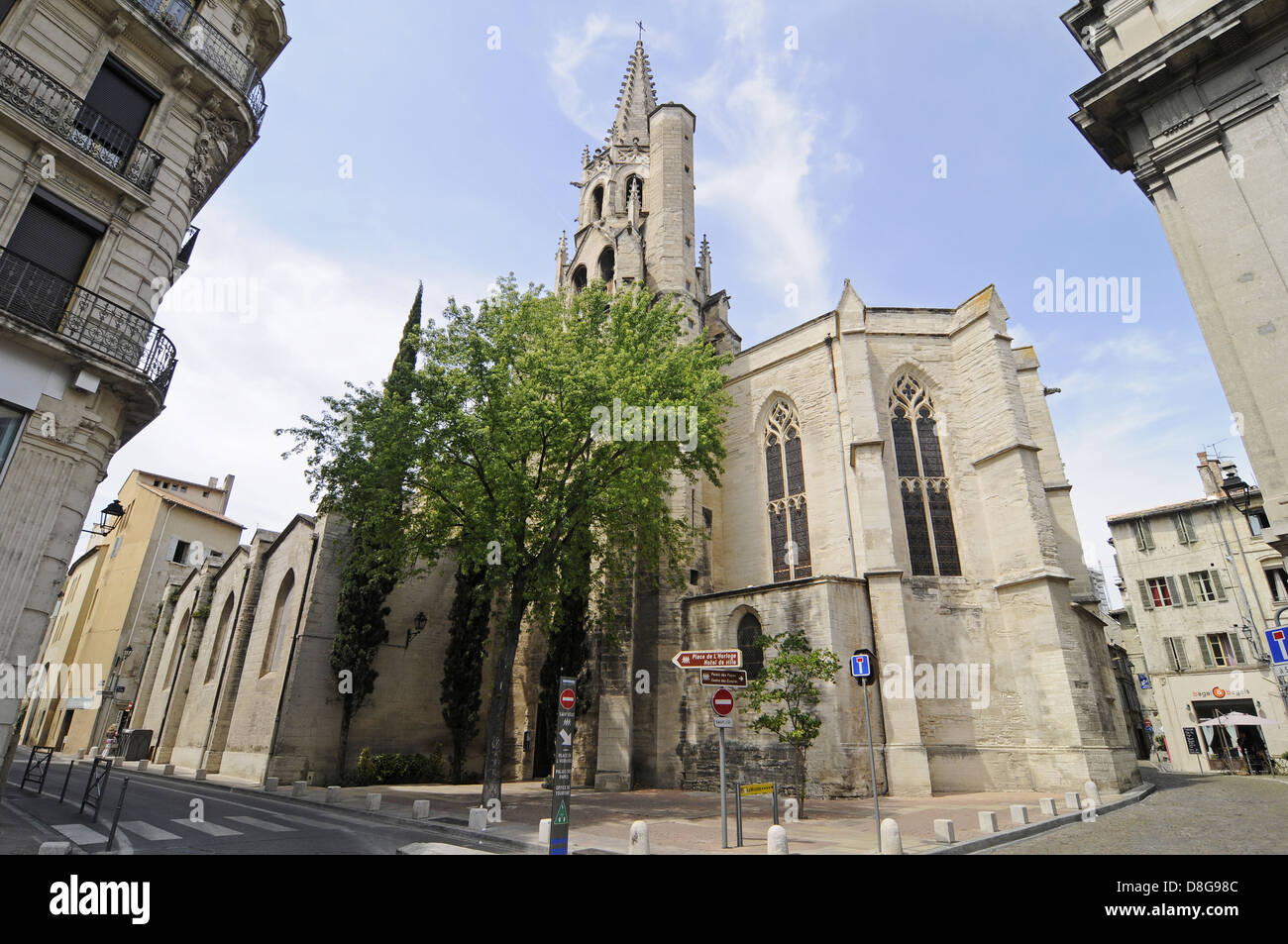 Avignon france church saint pierre hi-res stock photography and images ...