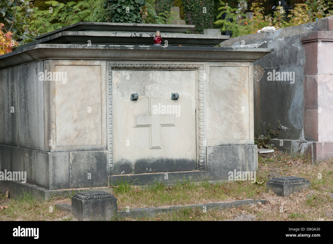 Crypt with stone coffin hi-res stock photography and images - Alamy
