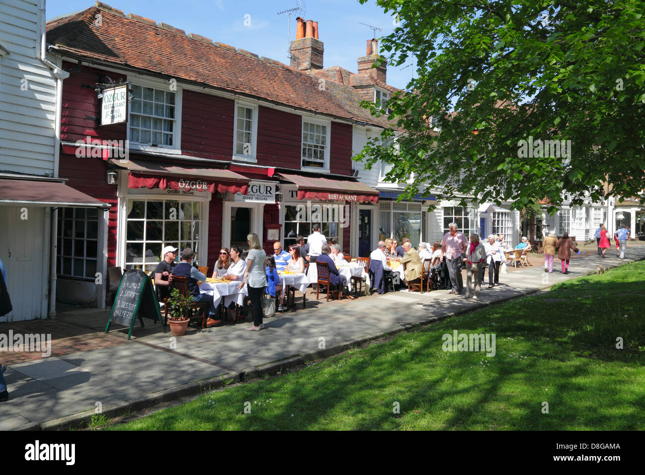 Pavement restaurants and cafes in Tenterden Kent England UK GB Stock ...