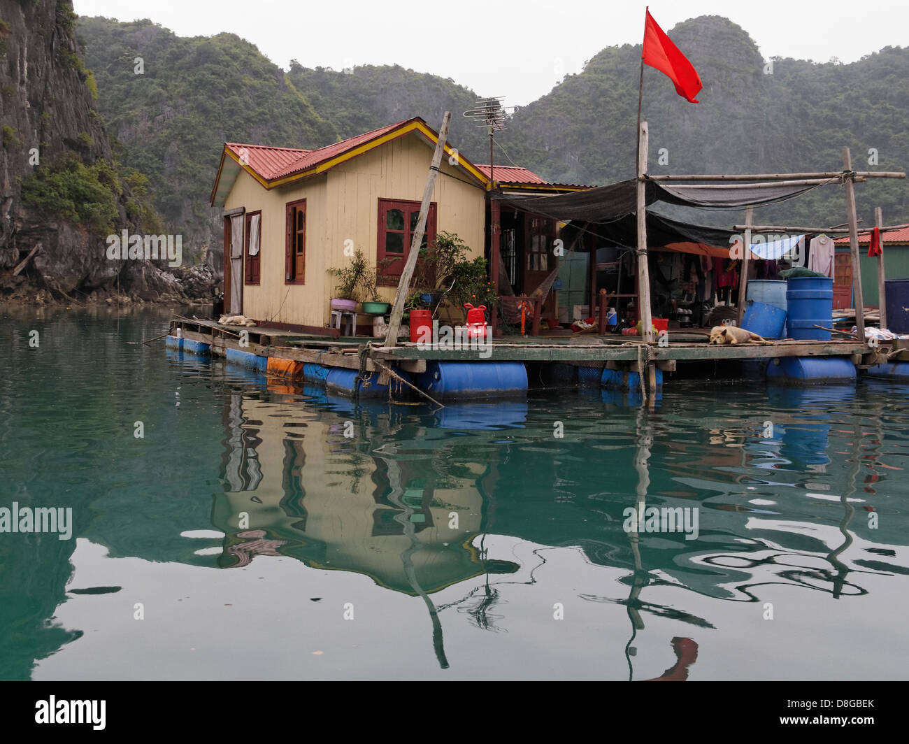 House at the Vung Vieng floating village, Bai Tu Long Bay, Ha Long Bay ...