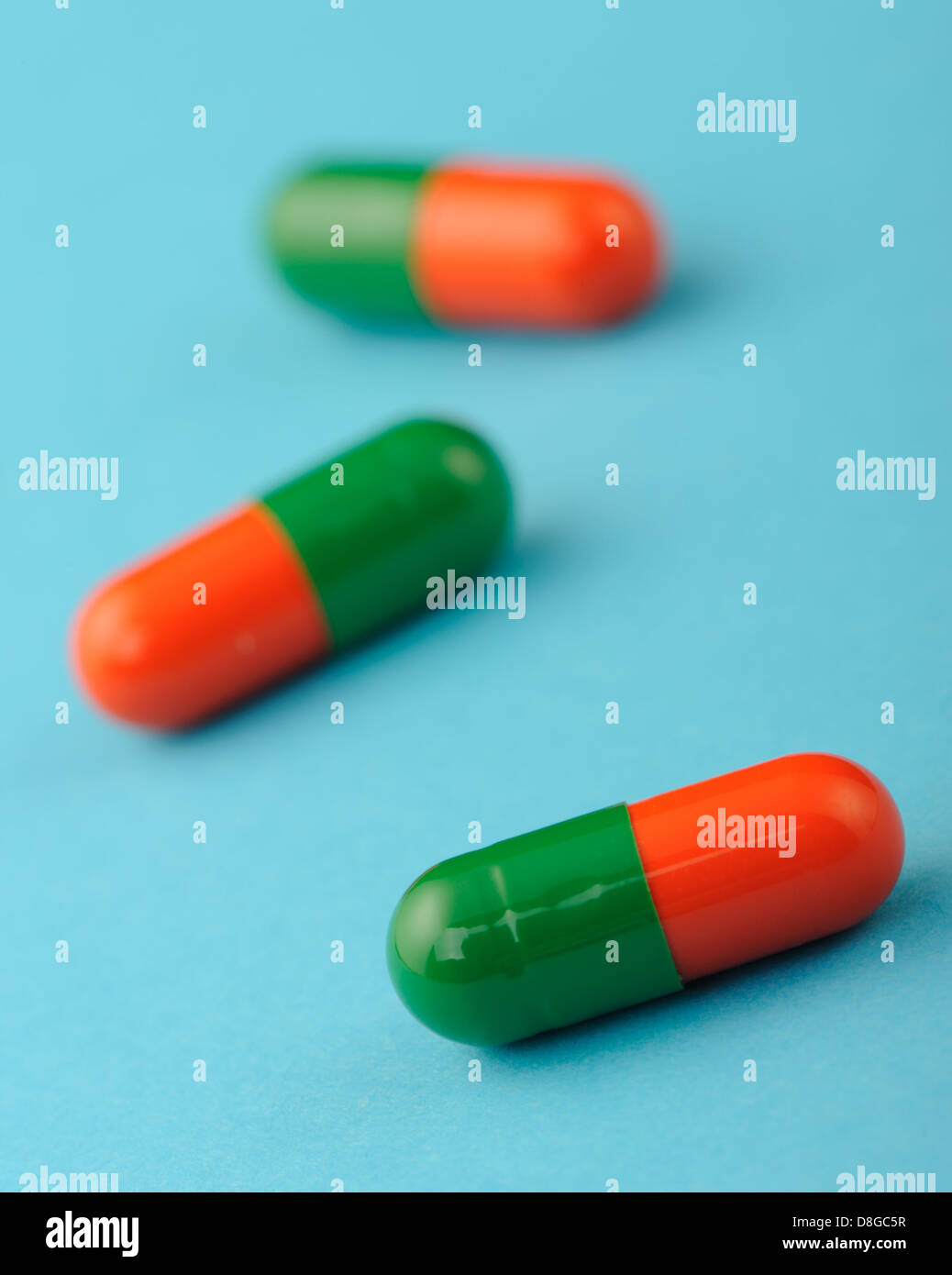 Blue red capsules isolated hi-res stock photography and images - Alamy