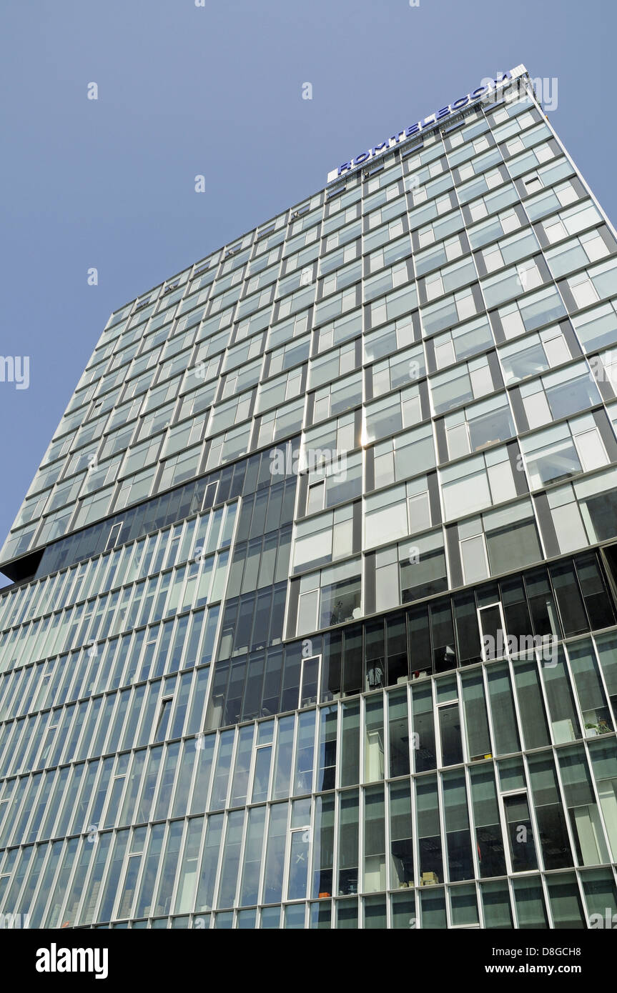 High rise office buildings hi-res stock photography and images - Alamy